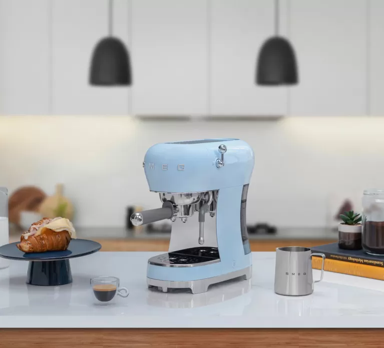 Diese Espressomaschine bringt den Retro-Style zu dir nach Hause