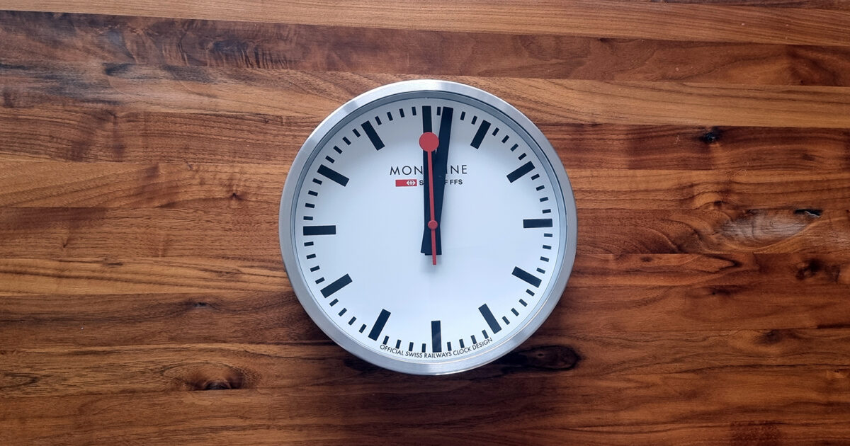 Komm nie mehr zu spät dank der SBB-Uhr!